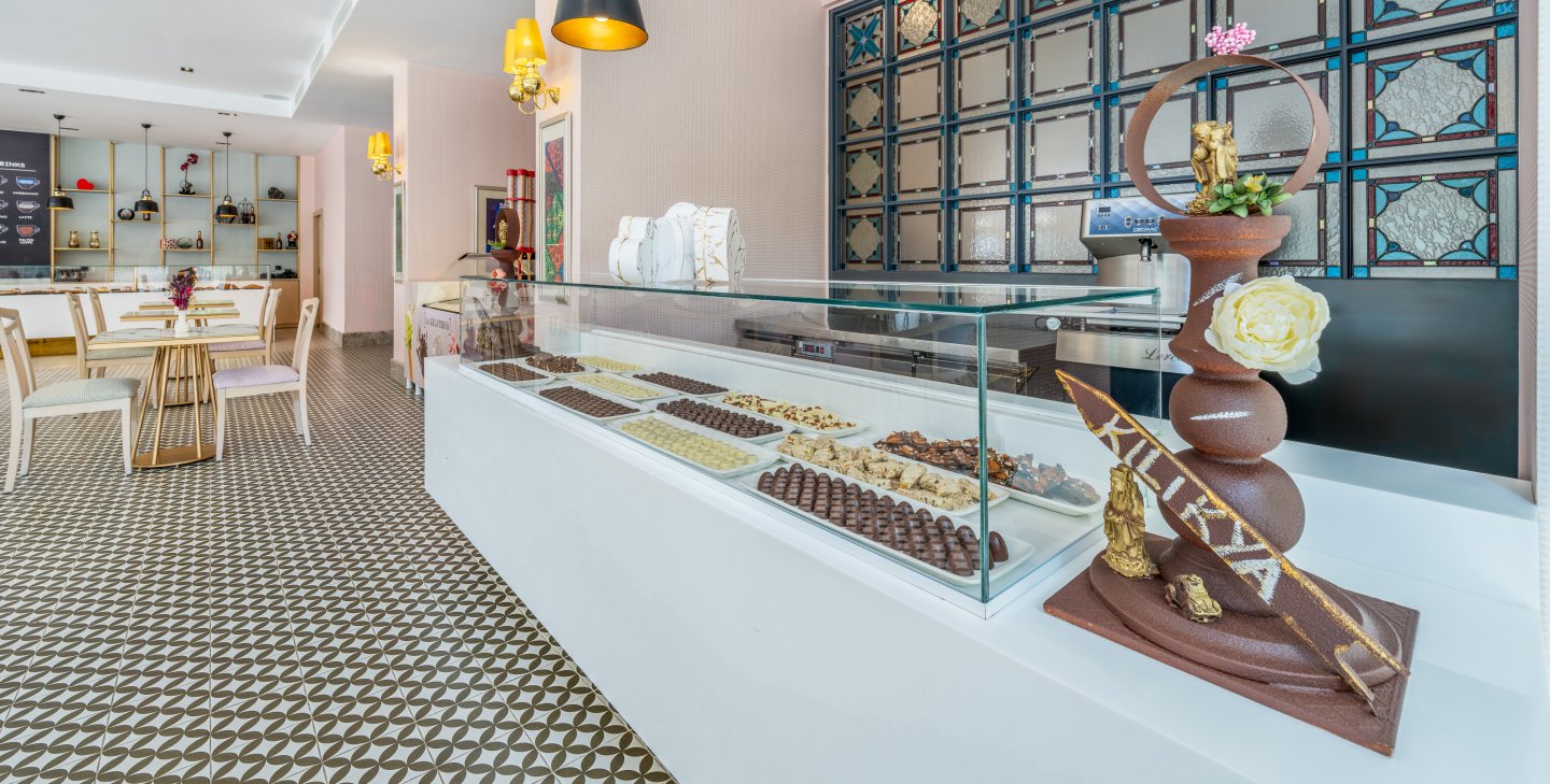 Reflection of your sweet dreams on your palate: Patisserie